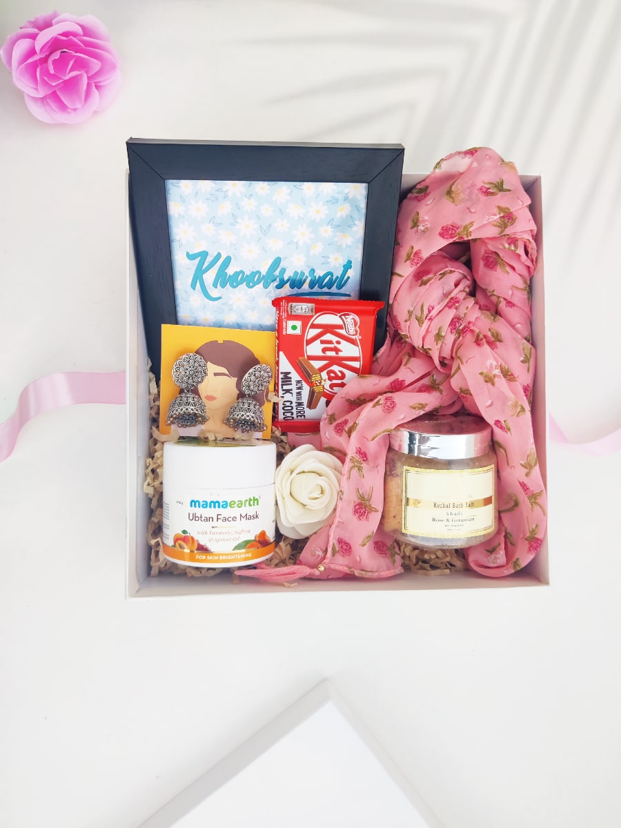 Gift Hampers Online | Customised Gift Hampers | HappyGifts
