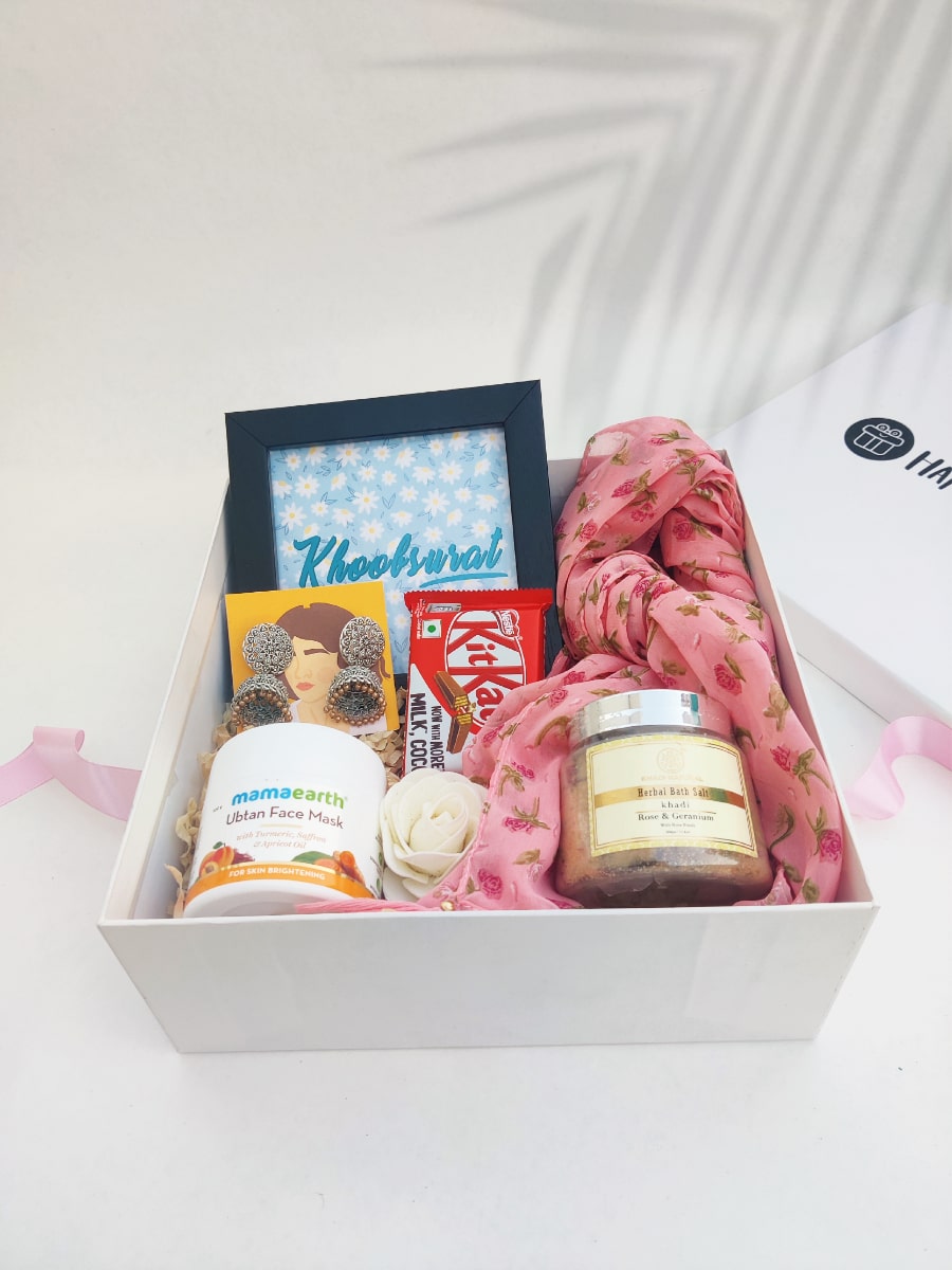 Gift Hampers Online | Customised Gift Hampers | HappyGifts