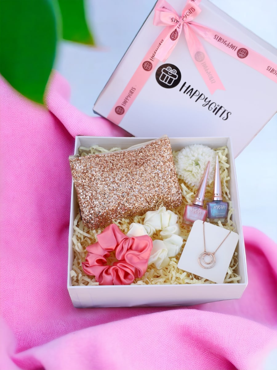 Gift Hampers Online | Customised Gift Hampers | HappyGifts